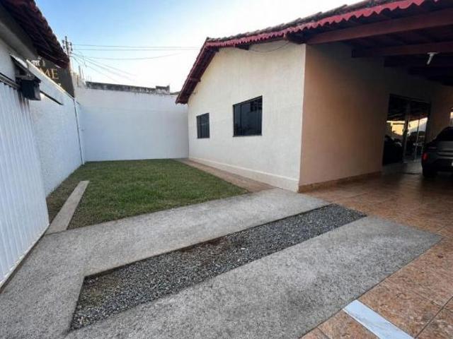 Casa com 4 dormitórios à venda, 250 m² por R$ 619.000,00 Jardim Balneário Meia Ponte Goiânia/GO