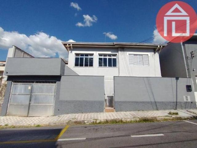 Casa com 4 dormitórios à venda, 250 m² por R$ 900.000,00 Centro Bragança Paulista/SP