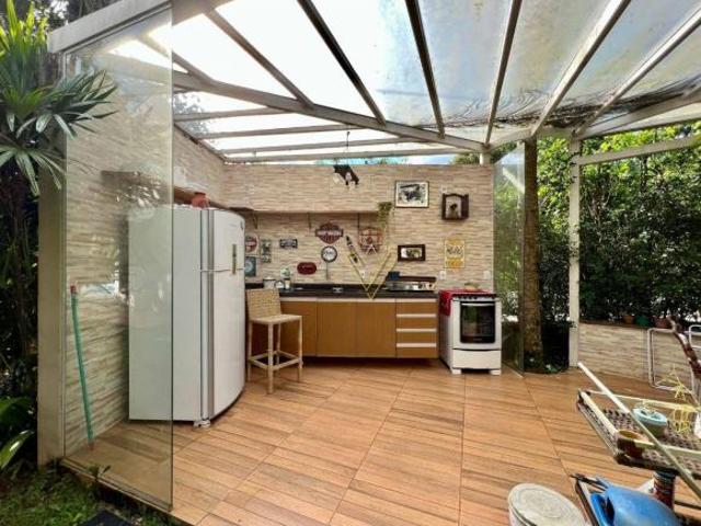 Casa com 4 dormitórios à venda, 251 m² por R$ 1.600.000,00 Chácara dos Lagos Carapicuíba/SP