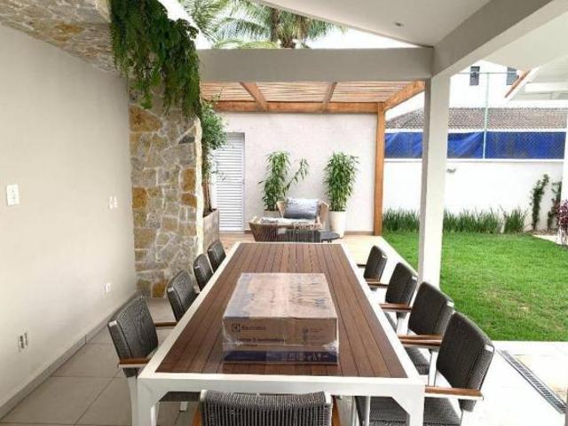 Casa com 4 dormitórios à venda, 252 m² por R$ 2.300.000,00 Acapulco Guarujá/SP