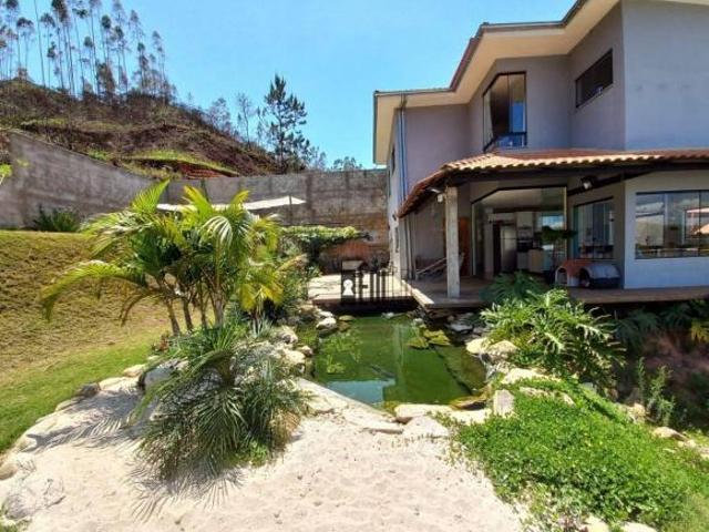 Casa com 4 dormitórios à venda, 262 m² por R$ 950.000,00 Grama Juiz de Fora/MG