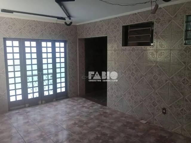 Casa com 4 dormitórios à venda, 270 m² por R$ 590.000 Vila Yamada Araraquara/SP