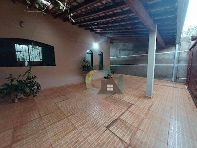 Casa com 4 dormitórios à venda, 284 m² por R$ 440.000 Nogueira Barretos/SP