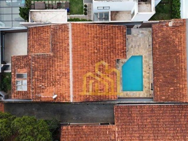 Casa com 4 dormitórios à venda, 288 m² em Condomínio Fechado Atibaia/SP