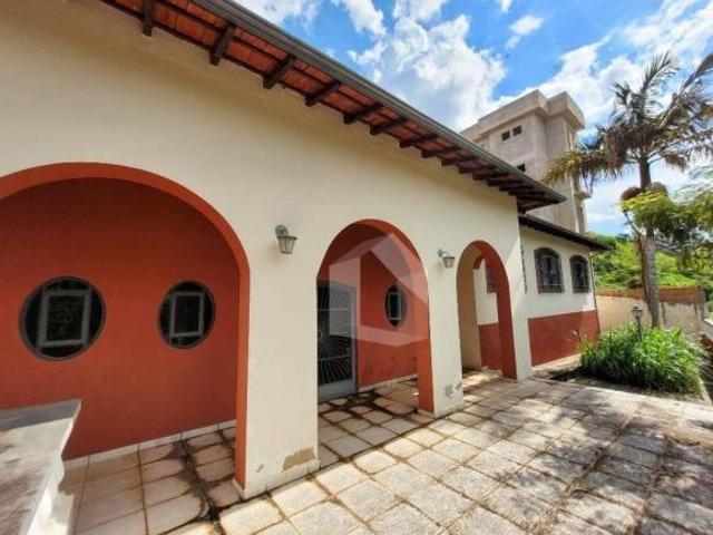 Casa com 4 dormitórios à venda, 280 m² por R$ 900.000,00 Jardim Vitória Poços de Caldas/MG