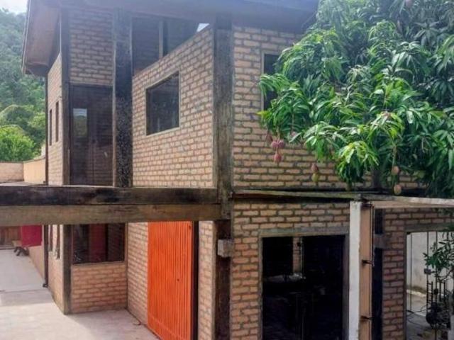 Casa com 4 dormitórios à venda, 297 m² por R$ 1.650.000,00 Jardim Itapema Guararema/SP