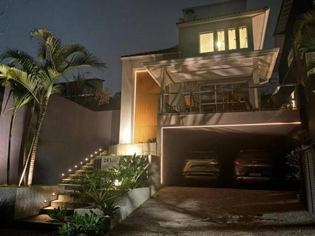 Casa com 4 dormitórios à venda, 300 m² por R$ 1.690.000,00 GRANJA VIANA – JARDIM DAS FLORES Coti