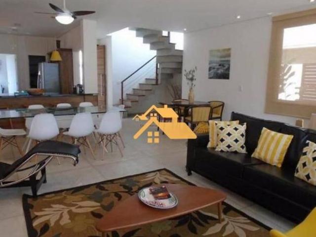 Casa com Vista para o Mar em Maresias com 4 Suítes, Piscina Privativa, Dependência Completa e 4 Vaga