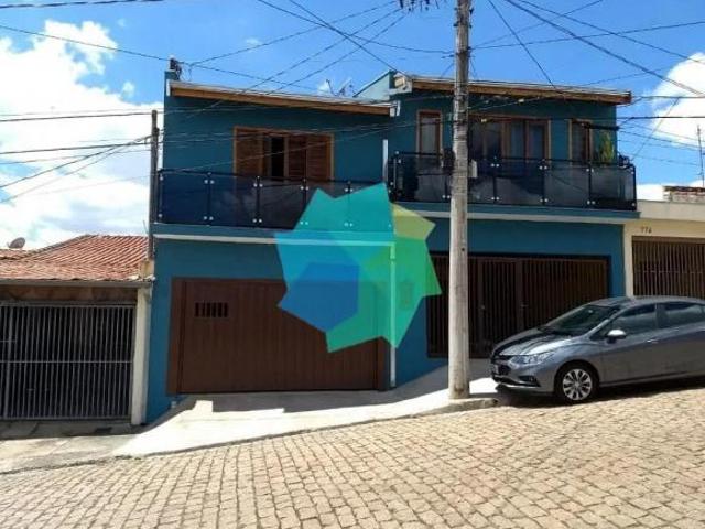 Casa com 4 dormitórios à venda, 300 m² por R$ 860.000 Vila Romão Salto/SP