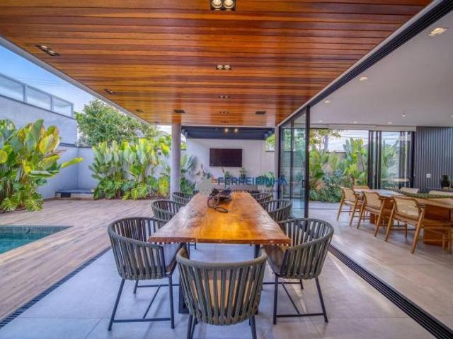 Casa à venda, 329 m² por R$ 2.990.000,00 Urbanova São José dos Campos/SP