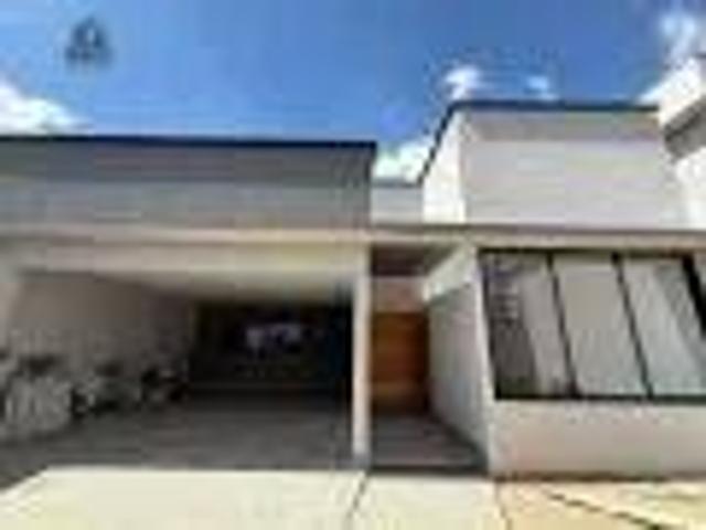 Casa com 4 dormitórios à venda, 335 m² por R$ 770.000 Jardim Fonte das Esmeraldas Goiânia/GO