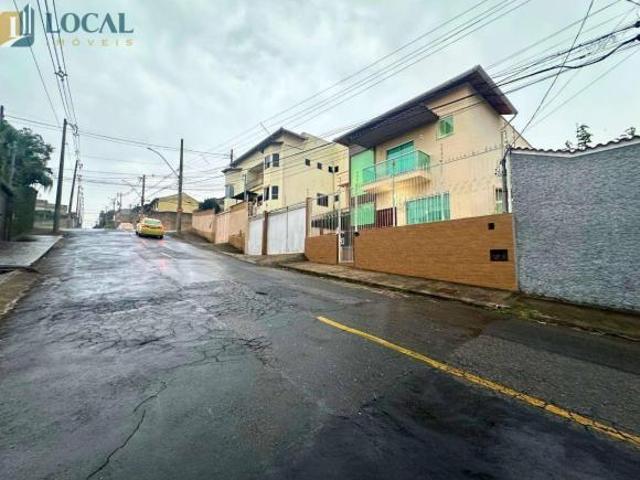 Casa com 4 dormitórios à venda, 330 m² por R$ 990.000,00 Parque Guarua Juiz de Fora/MG