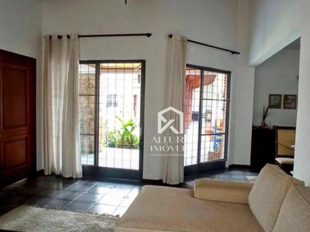 Casa com 4 dormitórios à venda, 354 m² por R$ 1.300.000,00 Santana São José dos Campos/SP