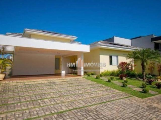 Casa toda Térrea com 4 Dorm 3 Suítes, 357 m², energia foto voltaica, piscina em Cond na cidade de