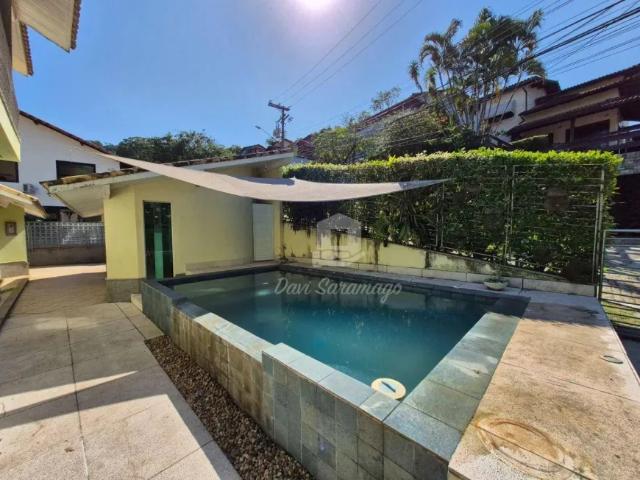 Casa com 4 dormitórios à venda, 357m² por R$ 1.800.000 Pendotiba Niterói/RJ