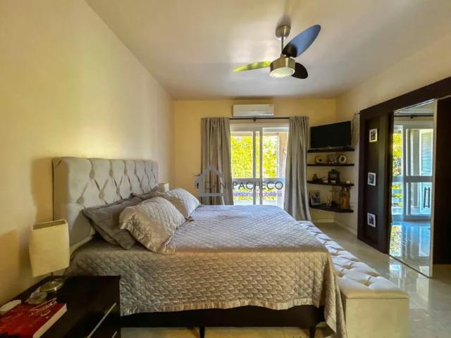 Casa com 4 dormitórios à venda, 350 m² por R$ 1.550.000,00 Condomínio Condado de Castella Viamão