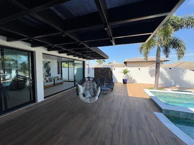 Casa com 4 dormitórios à venda, 365 m² por R$ 3.650.000,00 Condomínio Shambala III Atibaia/SP