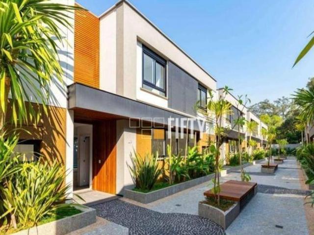 Casa com 4 dormitórios à venda, 367 m²
