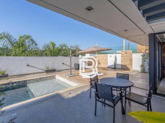 Casa com 4 dormitórios à venda, 404 m² por R$ 3.190.000,00 Condomínio Santa Isabel Louveira/SP