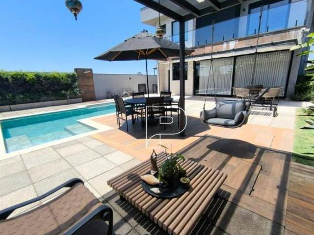 Casa com 4 dormitórios à venda, 410 m² por R$ 4.800.000,00 Vintage Embu das Artes/SP