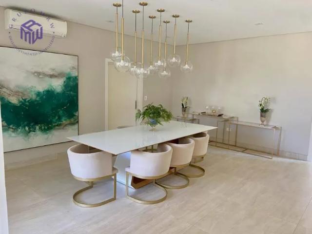 Casa com 4 dormitórios à venda, 438 m² por R$ 6.900.000,00 Condomínio Residencial Lago Azul Araç