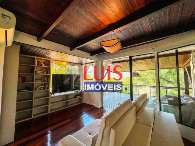 Casa com 4 dormitórios à venda, 500 m² por R$ 1.750.000 Itaipu Niterói/RJ CA7335
