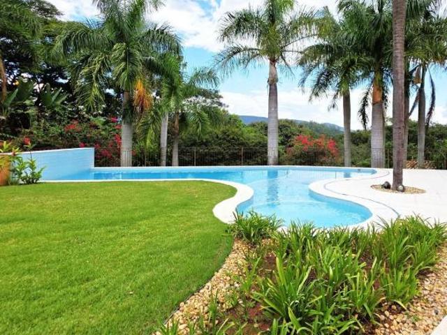 Casa com design exclusivo, 4 dormitórios à venda, 511 m² por R$ 3.900.000 Condomínio Tereza Crist
