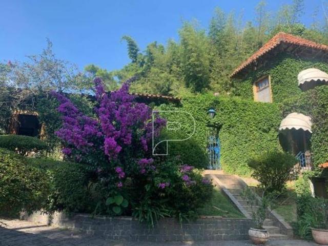 Casa com 4 dormitórios à venda, 550 m² por R$ 1.800.000,00 Granja Viana Carapicuíba/SP