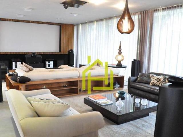 Casa com 4 dormitórios à venda, 550 m² por R$ 6.300.000,00 Condomínio Lago Azul Araçoiaba da Ser