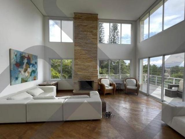 Casa à Venda em Aldeia da Serra