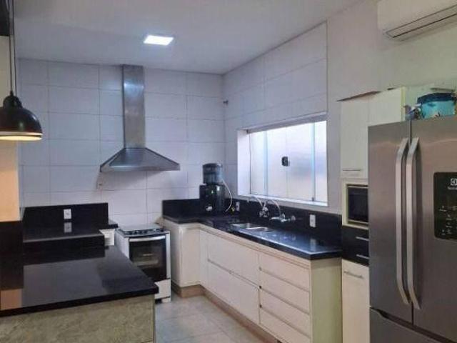 Casa com 4 dormitórios à venda, 600 m² por R$ 998.000,00 Jardim Santana Bauru/SP
