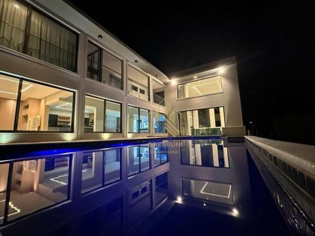 Casa com 4 dormitórios à venda, 697 m² por R$ 5.900.000,00 Condomínio Shambala III Atibaia/SP