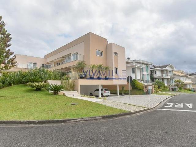 Casa com 4 dormitórios à venda, de esquina 801 m