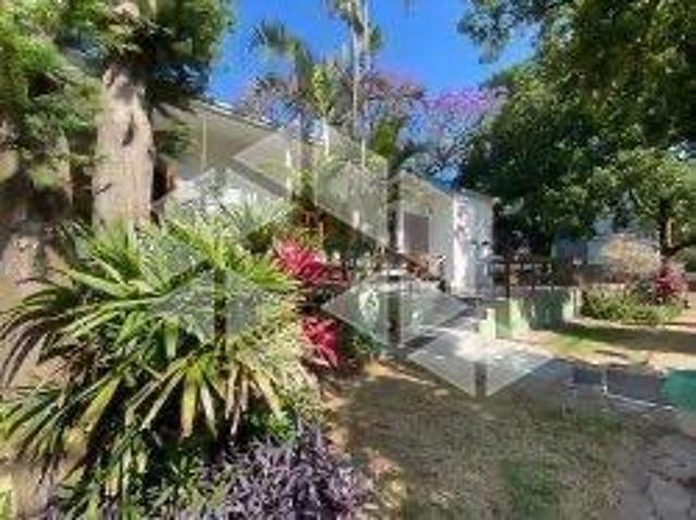 Casa com 4 dormitórios à venda no Centro de Canoas