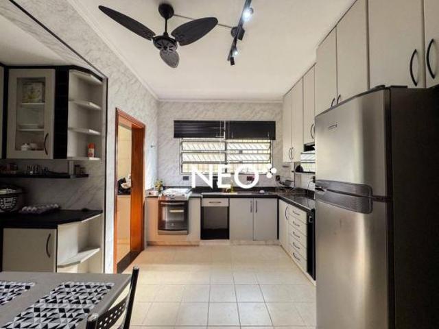 Casa com 4 dormitórios à venda por R$ 1.950.000,00 Campo Grande Santos/SP