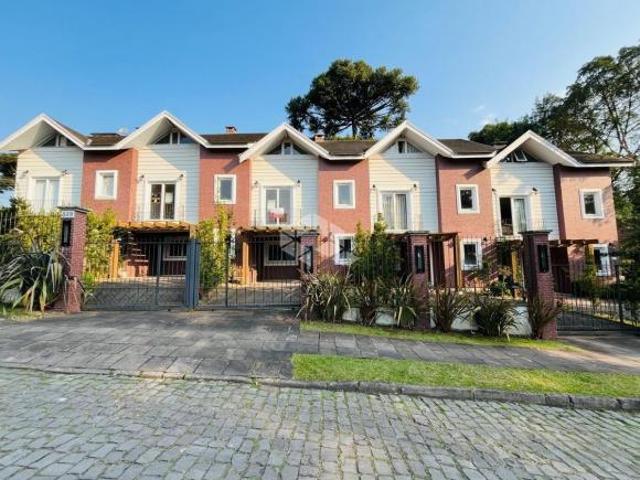Casa com 4 dormitórios ao lado do Centro de Canela