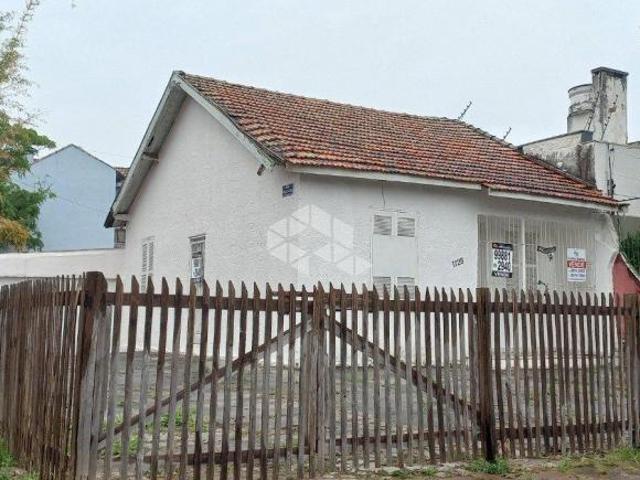 Casa com 4 dormitórios com 395,21m² bairro Passo da Areia