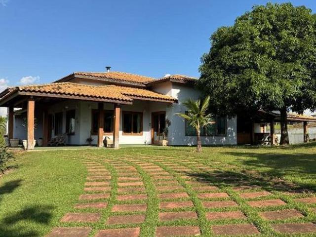 Casa com 4 dormitórios Condomínio Águas do Campo