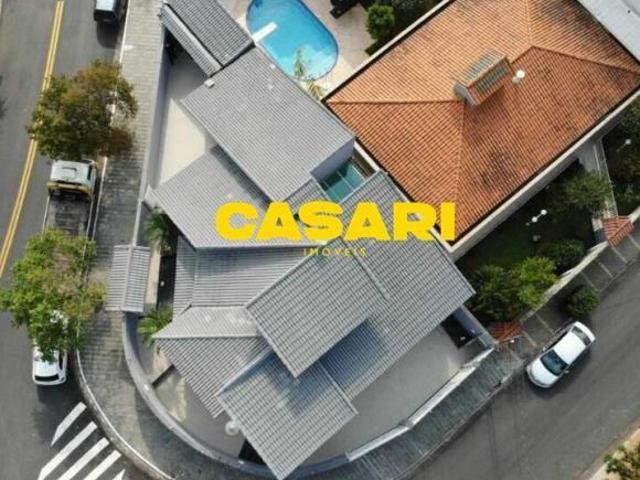 Casa com 4 Dormitórios e 3 Suítes à Venda no Bairro Dos Casa – 280m² em São Bernardo do Campo