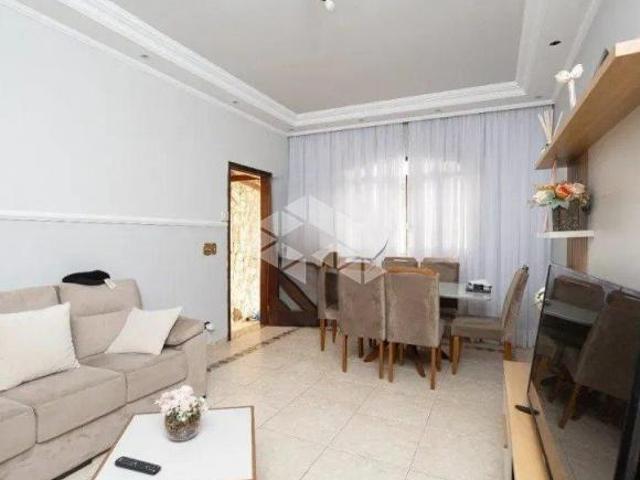 Casa com 4 dormitórios e 2 vagas no Jardim Peri
