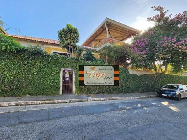 Casa com 4 dormitórios e 4 vagas à Venda, 172 m² por R$ 750.000