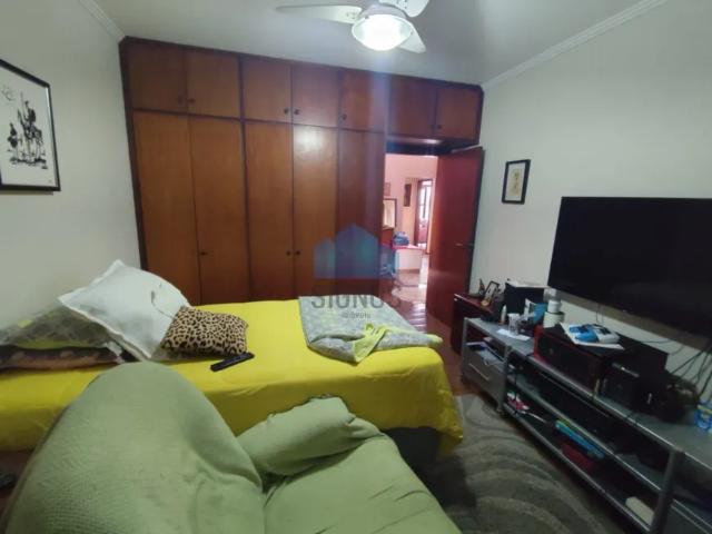 Casa com 4 Dormitórios e Amplo Terreno no Bairro Nova Europa!