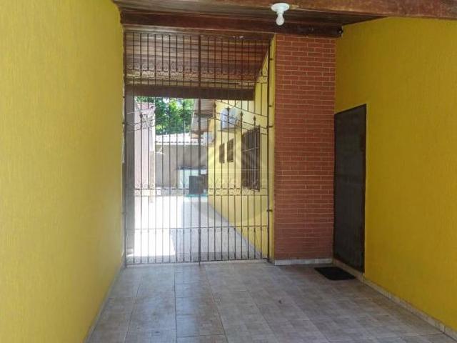 Casa com 4 dormitórios e piscina á venda em Itanhaém á 200m do mar