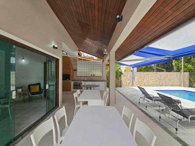 Casa com 4 dormitórios e piscina na Riviera de São Loure