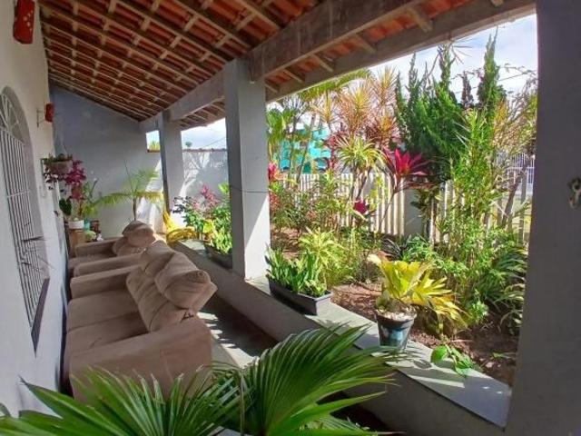 Casa com 4 dormitórios e piscina próximo à praia no bairro Jardim Grandesp em Itanhaém