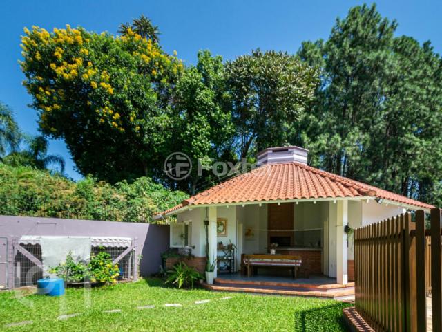 Casa com 4 dormitórios em Novo Hamburgo