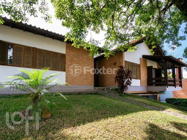 Casa com 4 dormitórios em Novo Hamburgo