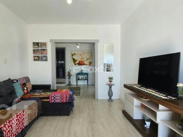Casa com 4 dormitórios em Canoas