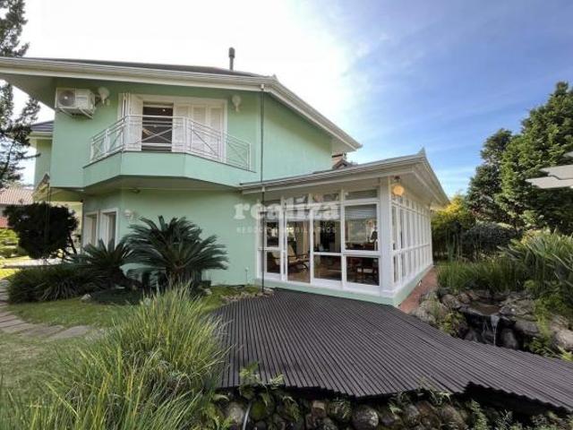 CASA COM 4 DORMITÓRIOS EM CANELA