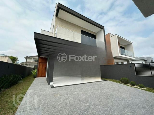 Casa com 4 dormitórios em Florianópolis